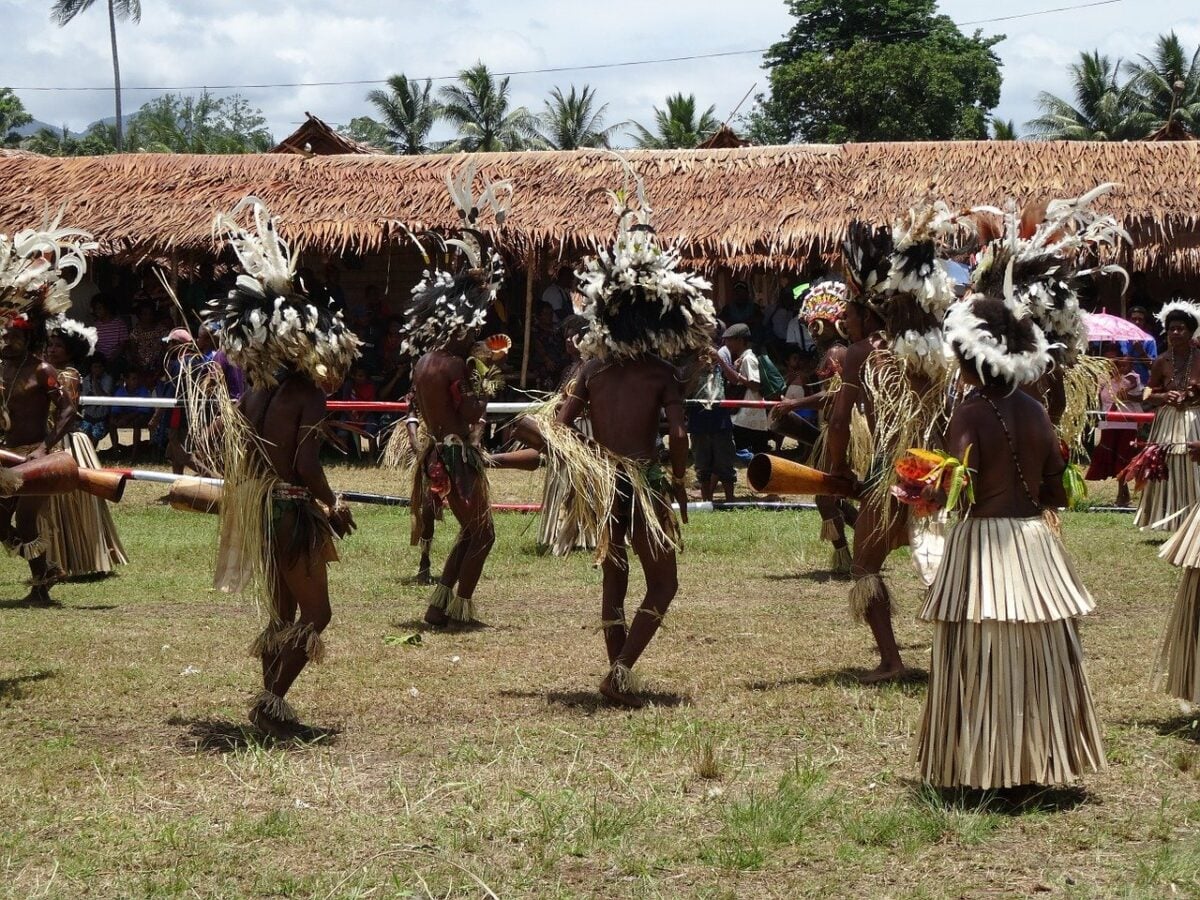 Papua New Guinea Cannibal Tribe | Confronting Stereotypes